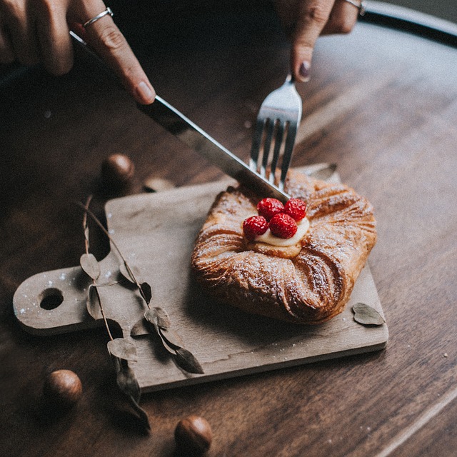 5 Way to CUT Your Sugar Cravings! - Inner Connected Wellness